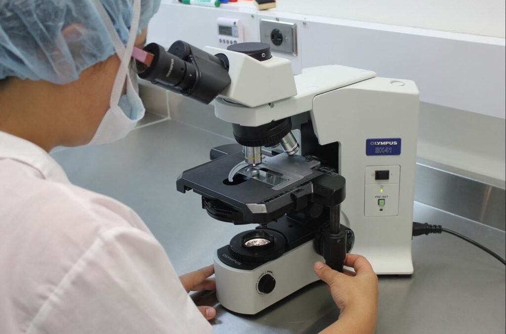 Use of Microscopes in Pharmaceutical Industry » Techicz